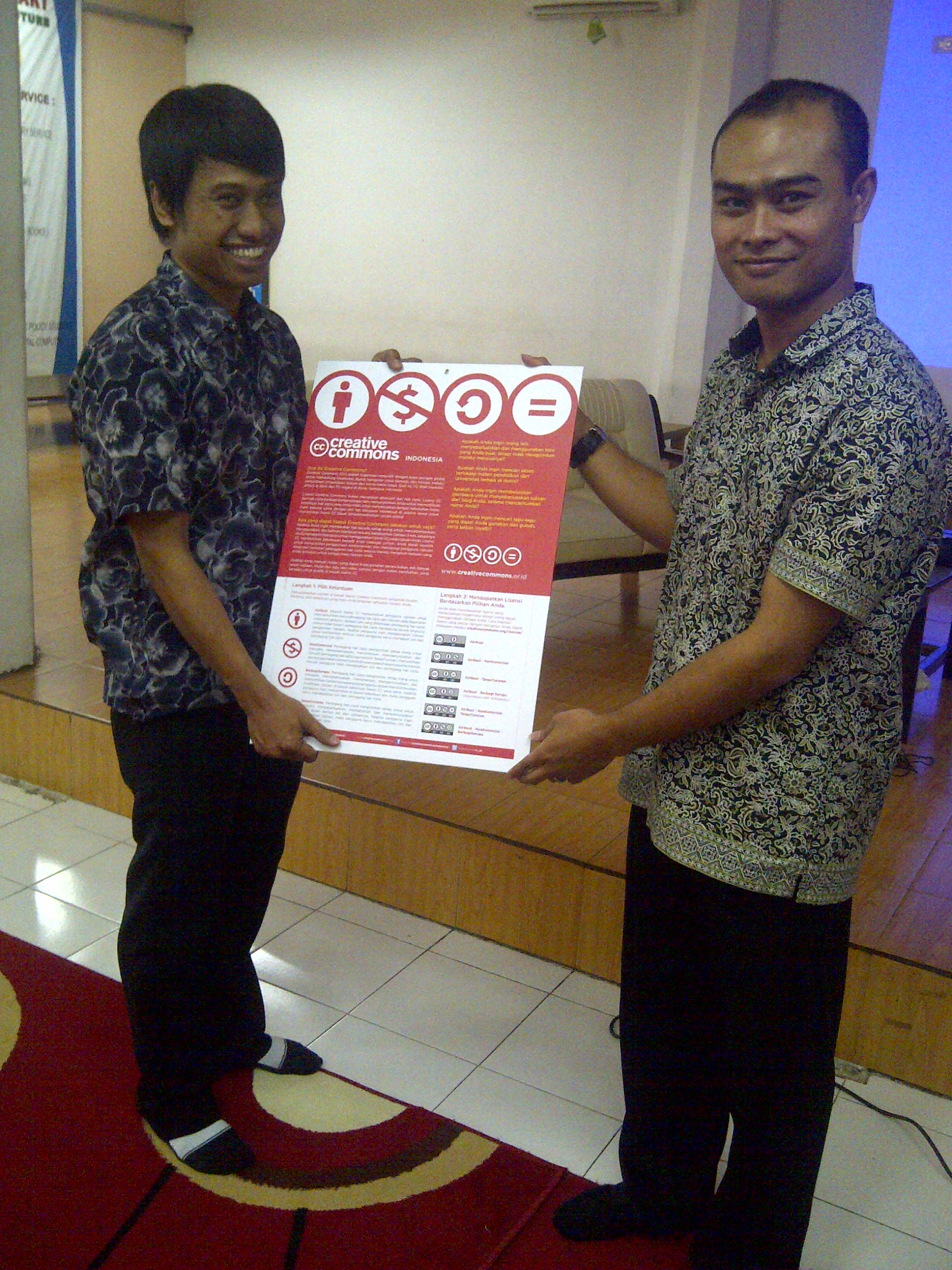 Diskusi Teks Terjemahan Lisensi Creative Commons di Perpustakaan ... Diskusi Teks Terjemahan Lisensi Creative Commons di Perpustakaan ...
