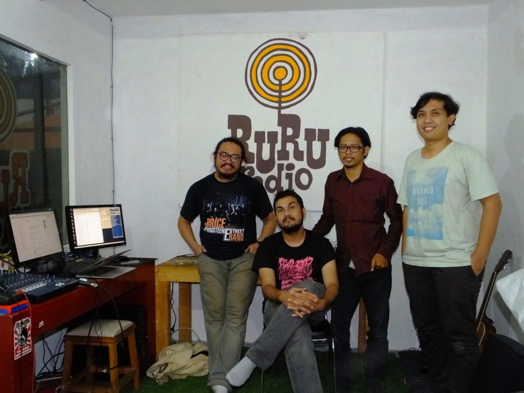 Peluncuran Album Kompilasi #tribute2ERK di Ruang Rupa Radio - Creative ...